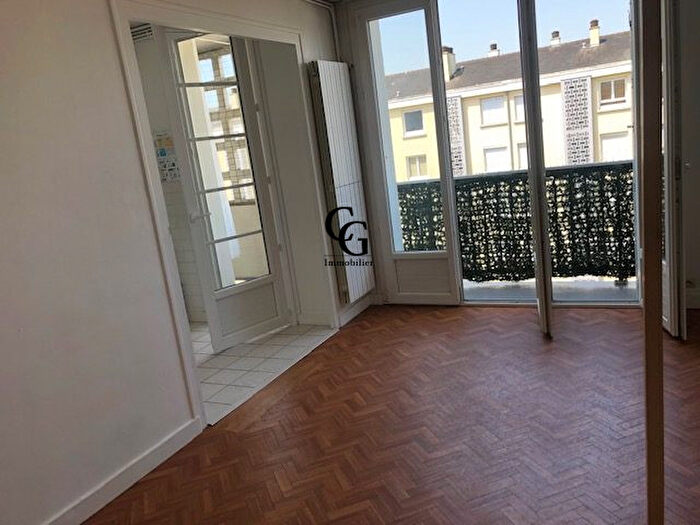 Rezé, Hôtel de Ville : Appartement 3 pièces à louer
