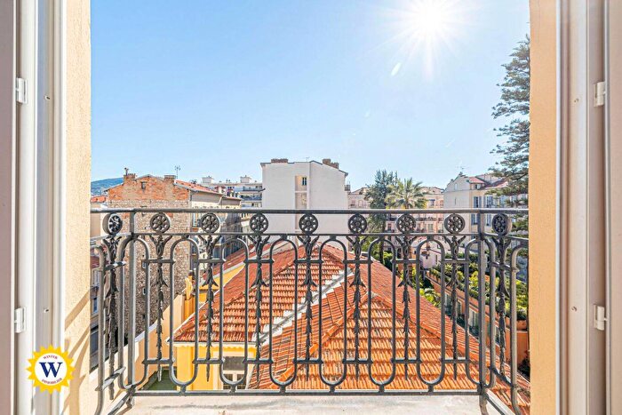 Appartement à louer - Musiciens, Thiers, Nice - 4 pièces - 3 chambres