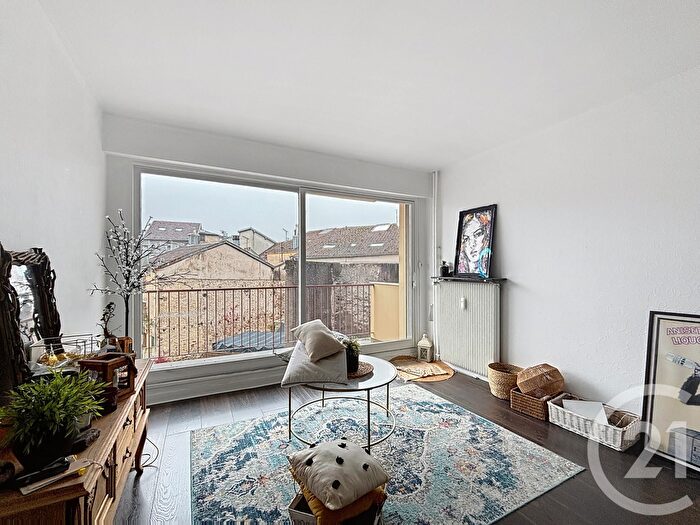 Appartement à louer - Remiremont - 3 pièces - 2 chambres