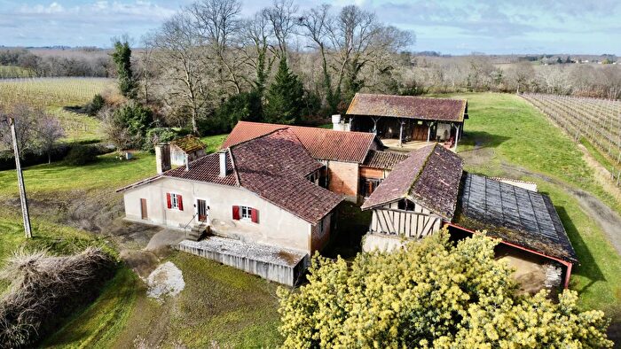 Maison à vendre - Ayzieu - 6 pièces - 5 chambres