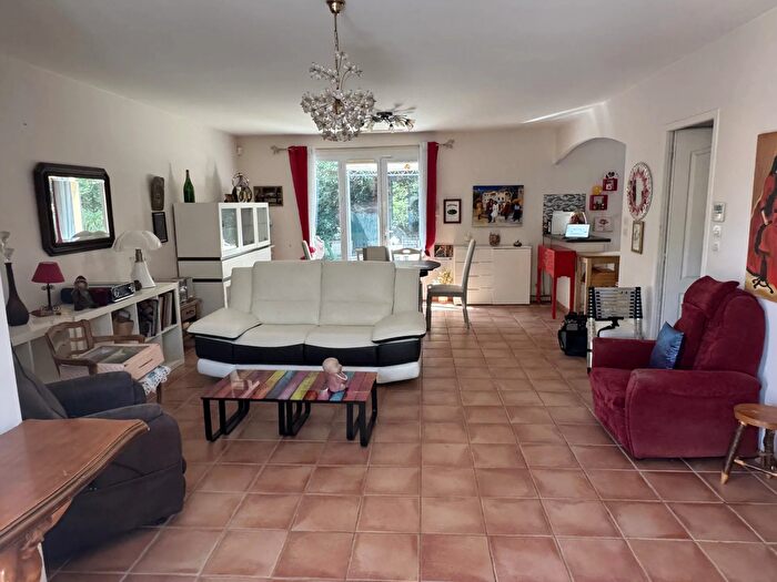 Maison 4 pièces à Salon-de-Provence, Touret, Route d'Eyguières, à vendre