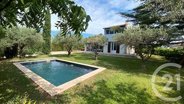 Maison à louer - Plan-dOrgon - 4 pièces - 3 chambres