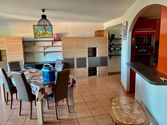 Appartement 3 pièces à Bormes-les-Mimosas, Centre-ville, Le Pin, à vendre