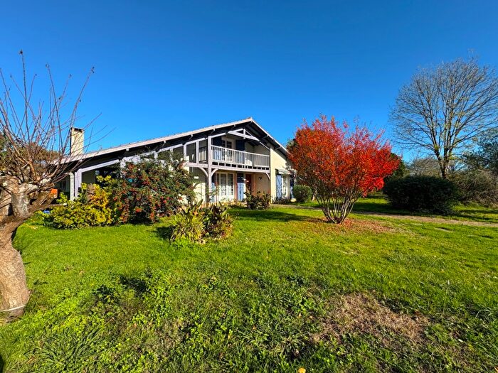 Maison à vendre - Aire-sur-lAdour - 5 pièces - 2 chambres