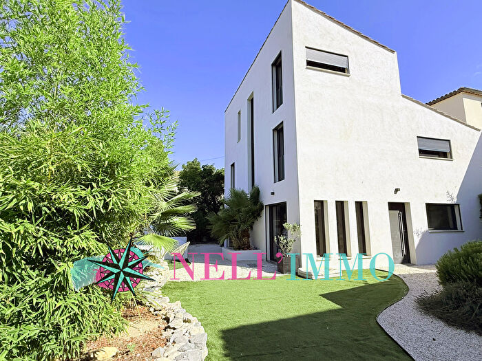 Salon-de-Provence, Lurian, Guinemer, Basses Viougues : Maison 7 pièces à vendre