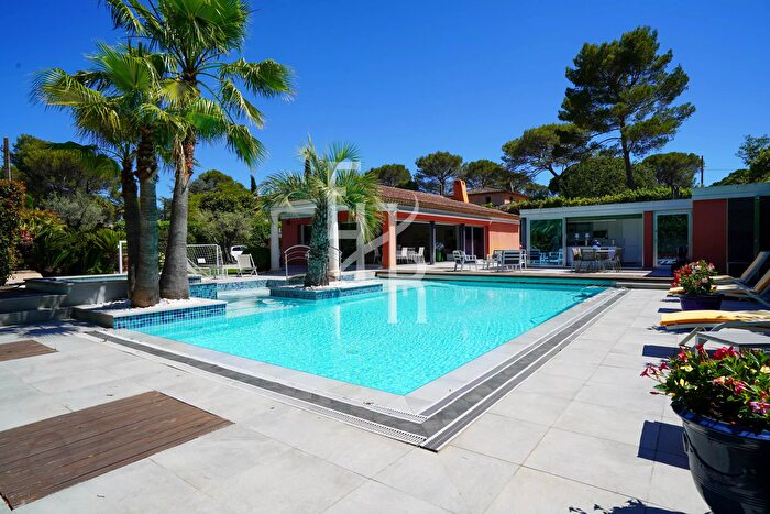 Maison 5 pièces à vendre à Mougins, Le Colombier, Colombe, Cabrières, Le Bordé