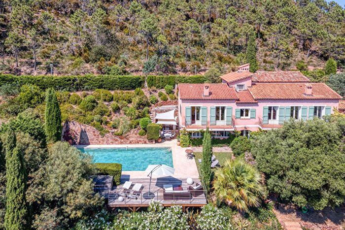 Maison à vendre - Théoule-sur-Mer - 6 pièces - 4 chambres