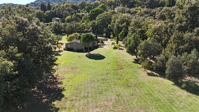 Maison à vendre - La Garde-Freinet - 4 pièces - 3 chambres