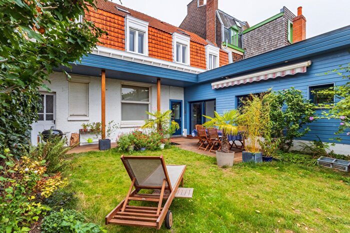 Maison à vendre - La Chapelle-dArmentières - 7 pièces - 4 chambres