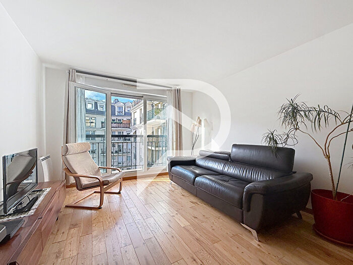 Appartement à vendre - Issy-les-Moulineaux, Les Iles, La Ferme - 3 pièces - 2 chambres