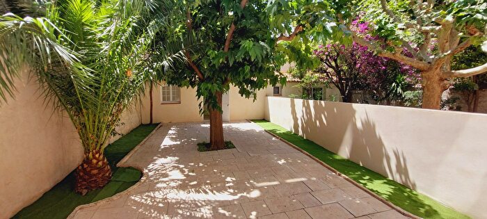 Appartement à louer - Marseille e , Perier - 4 pièces - 3 chambres