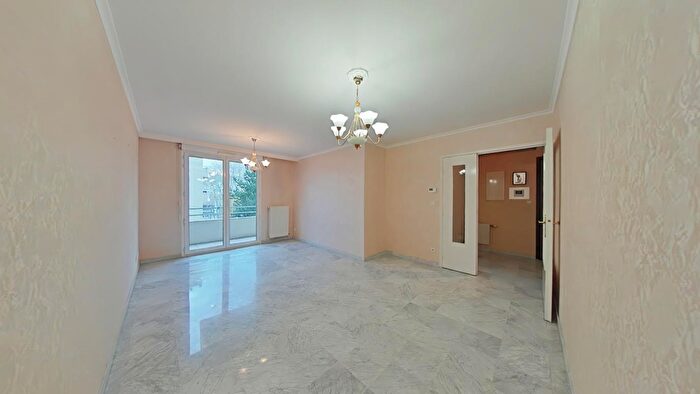 Appartement à louer - Saint-Étienne, Saint-Roch, Vivaraize, Valbenoite, Centre Deux - 3 pièces - 2 chambres