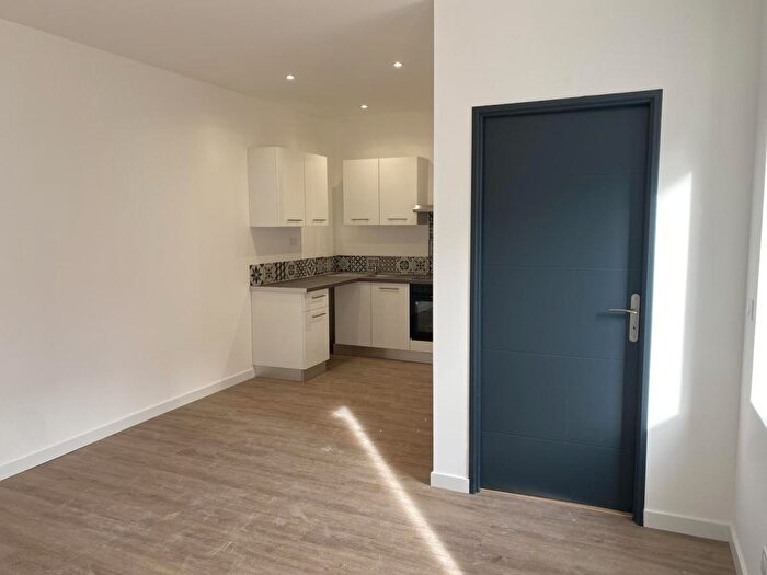 Appartement à louer - Nîmes, Richelieu - 2 pièces - 1 chambre