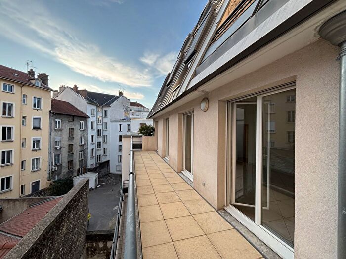 Appartement à louer - Grenoble - 3 pièces - 2 chambres