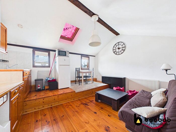 Appartement à louer - Centre Ville, Chambéry - 2 pièces - 1 chambre