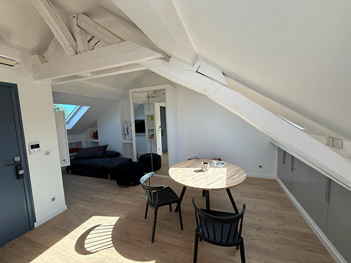 Fontainebleau, Centre-ville : Appartement 1 pièce à louer