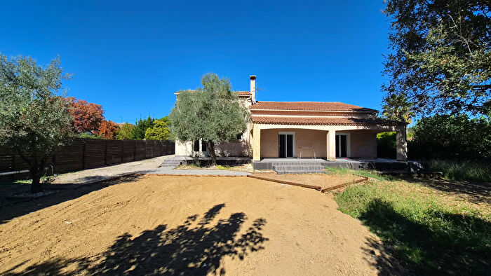 Maison 5 pièces à Saint-Privat-des-Vieux, à vendre