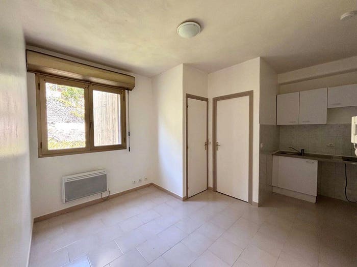 Appartement 1 pièce à louer à Carei-Monti, Menton