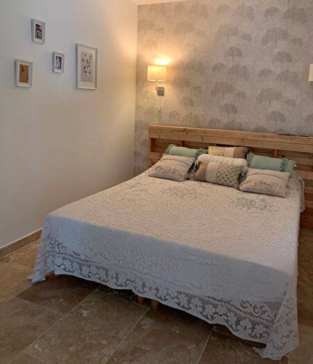 Appartement 1 pièce à Plan-d'Orgon, à louer