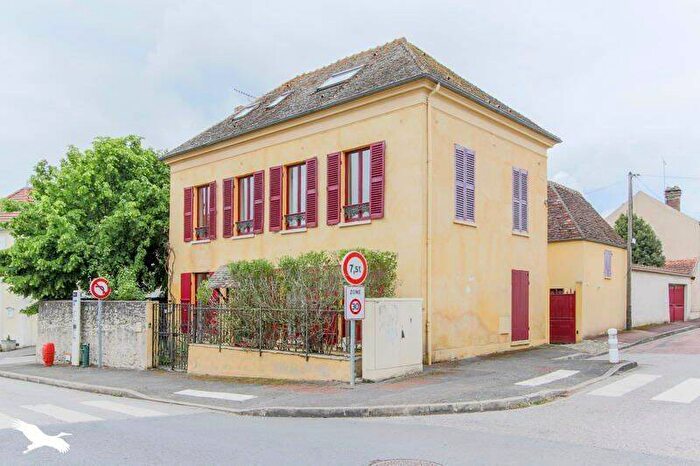 Maison 6 pièces à louer à Neauphle-le-Vieux