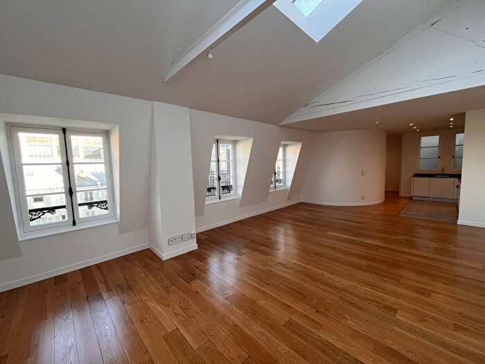 Appartement à louer - Paris ème arrondissement - 3 pièces - 2 chambres