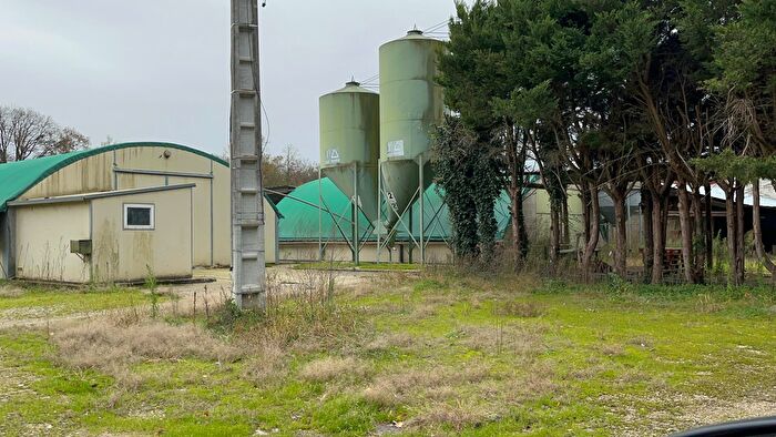 Maison à vendre - Saint-Didier-dAussiat - 1 pièce - 1 chambre