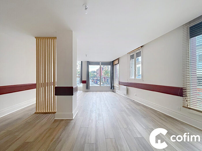 Appartement à louer - Tarbes, Centre-ville - 1 pièce