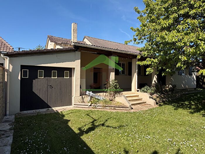 Cloyes-sur-le-Loir : Maison 4 pièces à vendre