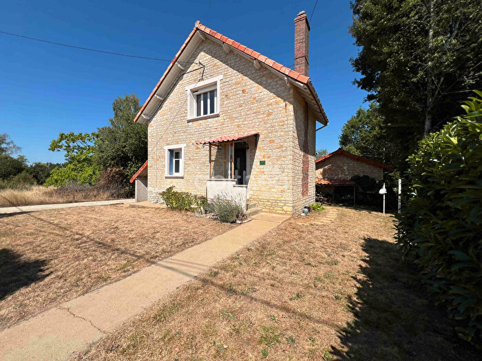 Chassiecq : Maison 3 pièces à vendre