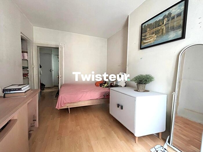 Appartement à vendre - Paris e  - 1 pièce - 1 chambre