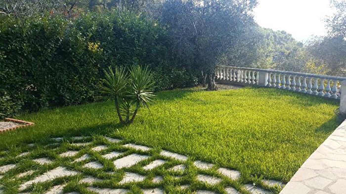 Appartement à louer - Tourrette-Levens - 2 pièces - 1 chambre