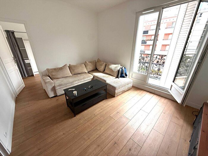 Appartement 3 pièces à Hôtel de Ville, Courbevoie, à louer