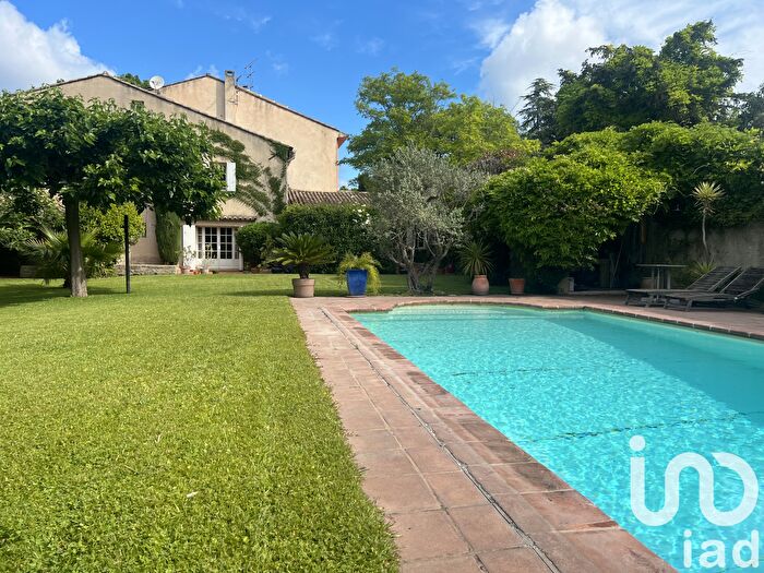 Maison à vendre - Pélissanne - 6 pièces - 5 chambres