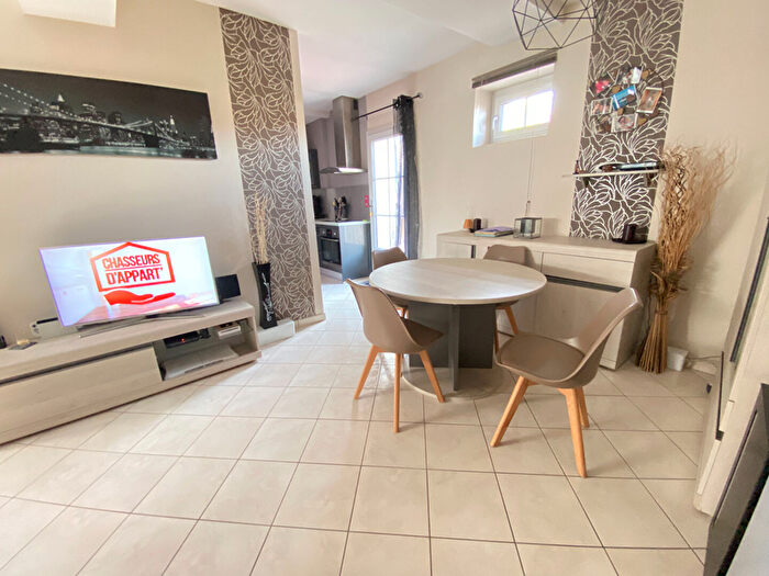 Maison à louer - Saint-Benoît-sur-Loire - 3 pièces - 2 chambres