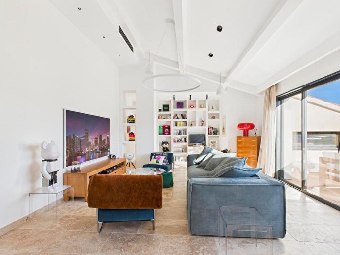 Appartement à vendre - Calvi - 4 pièces - 2 chambres