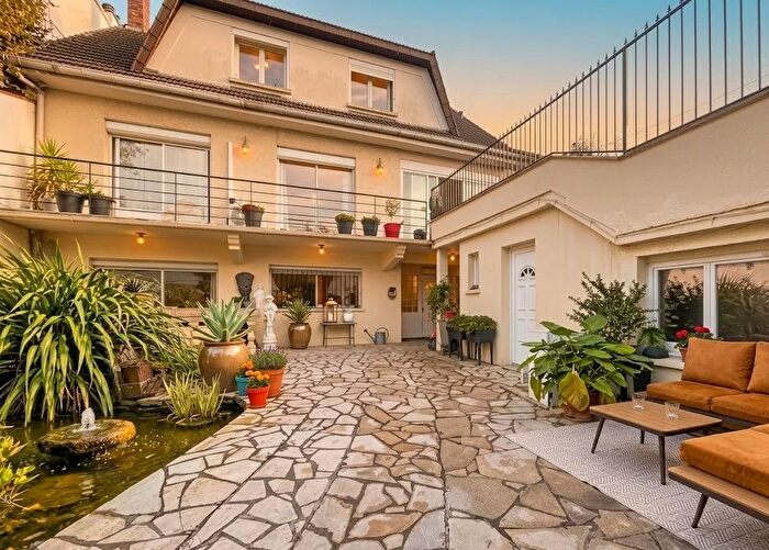 Maison à vendre - Saint-Maur-des-Fossés, La Pie - 11 pièces - 7 chambres