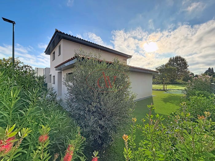 Maison 4 pièces à vendre à Saint-Cyprien, Village, Zone d'Activité