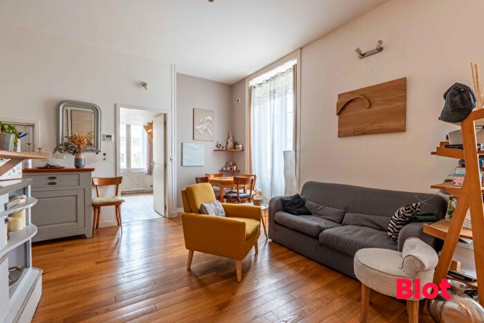 Appartement 7 pièces à vendre - Quartiers Centre, Centre-ville