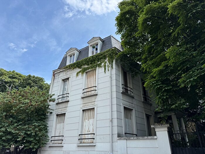Maison à vendre - Paris e , Bel-Air, Sud - 11 pièces - 8 chambres