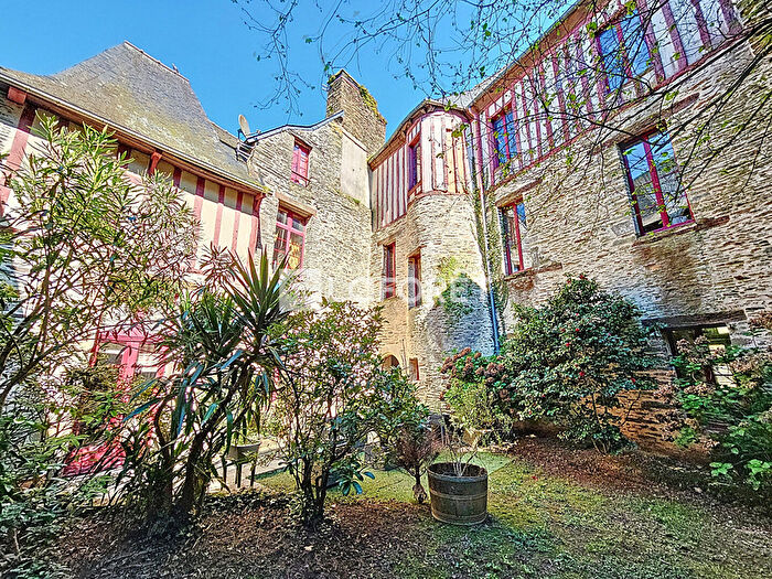 Maison à vendre - Ploërmel - 8 pièces - 5 chambres