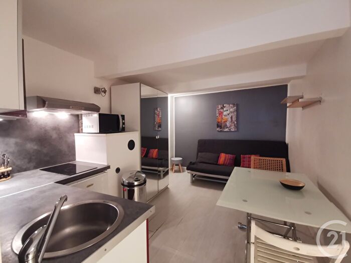 Appartement à louer - Montpellier, Centre historique - 1 pièce