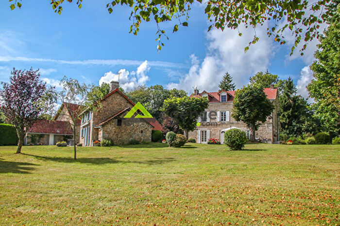 Maison à vendre - Flayat - 7 pièces - 3 chambres