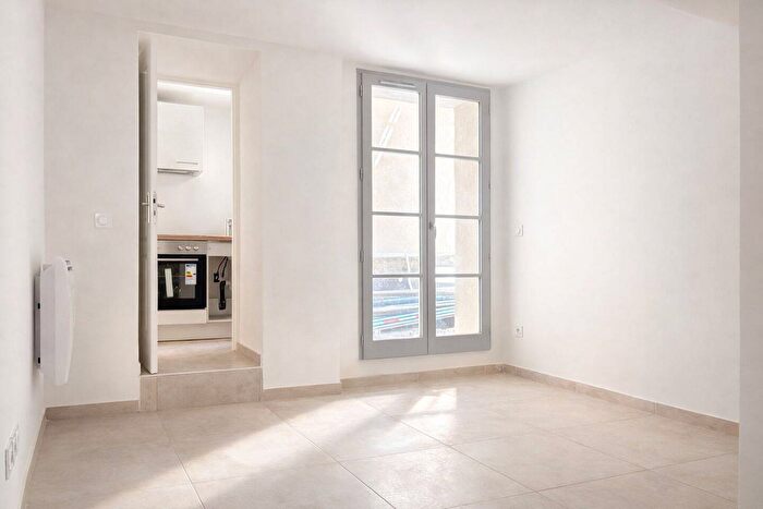 Appartement à louer - Centre Ville, Aix-en-Provence - 1 pièce