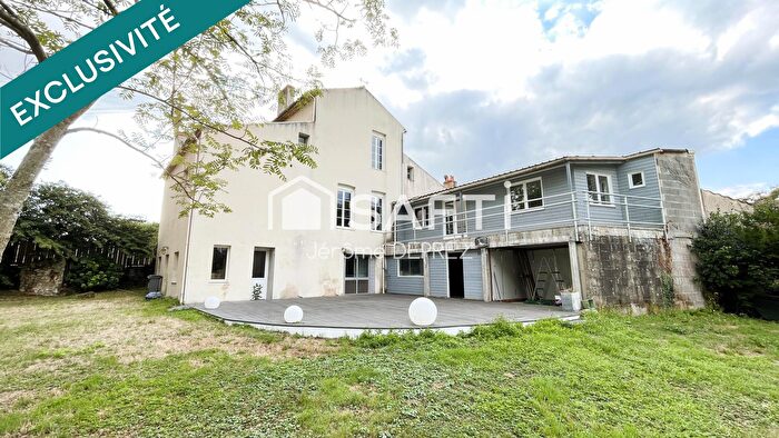 Maison à vendre - Saint-Florent-des-Bois - 8 pièces - 4 chambres