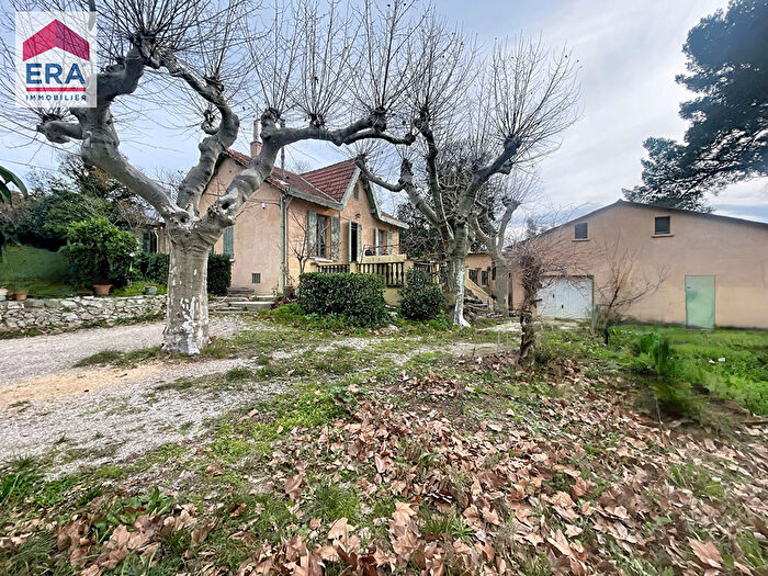 Maison à vendre - Marseille e , Saint-Joseph - 4 pièces - 3 chambres