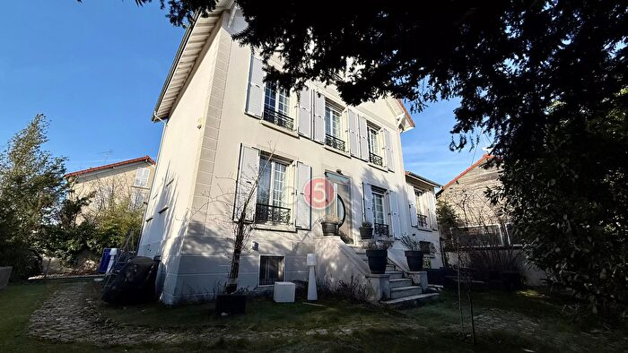 Maison à vendre - Villemomble, Centre-ville, Orangerie - 10 pièces - 6 chambres