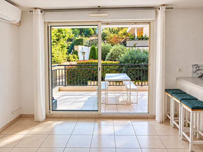 Nice, Corniche Fleurie : Appartement 2 pièces à vendre