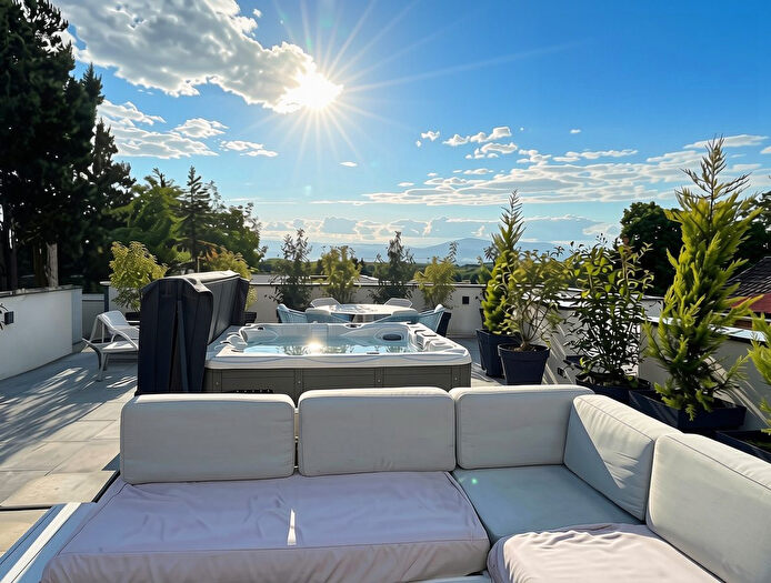 Maison 6 pièces à vendre à Divonne-les-Bains