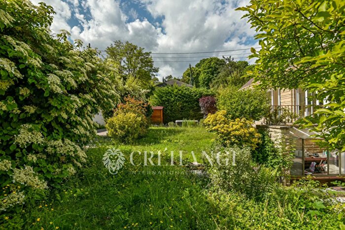 Maison à vendre - Le Mesnil-le-Roi - 8 pièces - 5 chambres