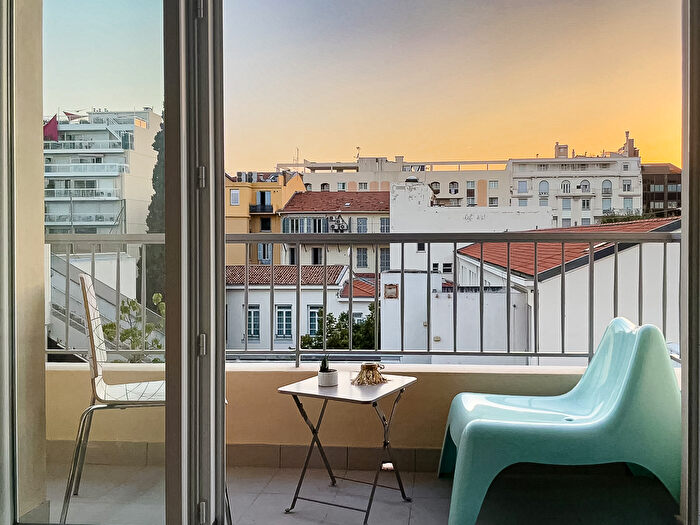 Appartement à louer - Nice, Gambetta - 1 pièce